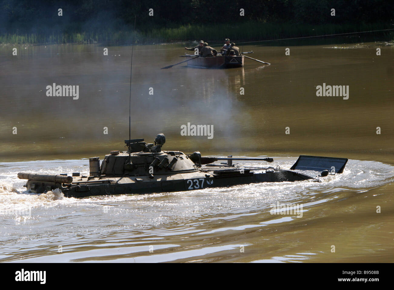 Moscow Military District motorized infantry and armored units negotiate ...