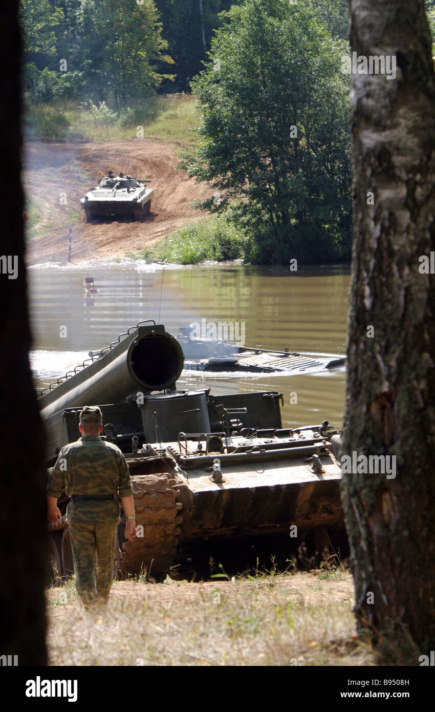 Moscow Military District motorized infantry and armored units negotiate ...