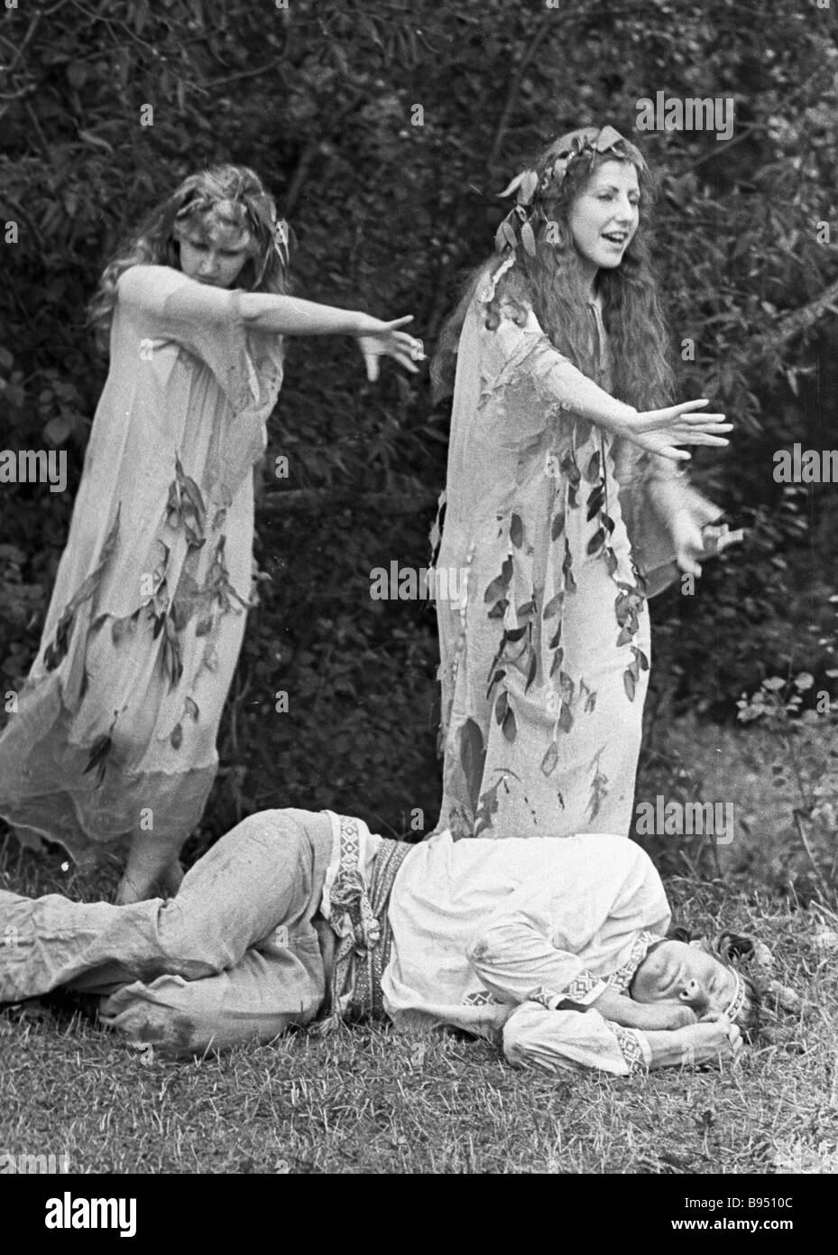 Girls fancy dressed as mermaids on Midsummer Night Stock Photo - Alamy