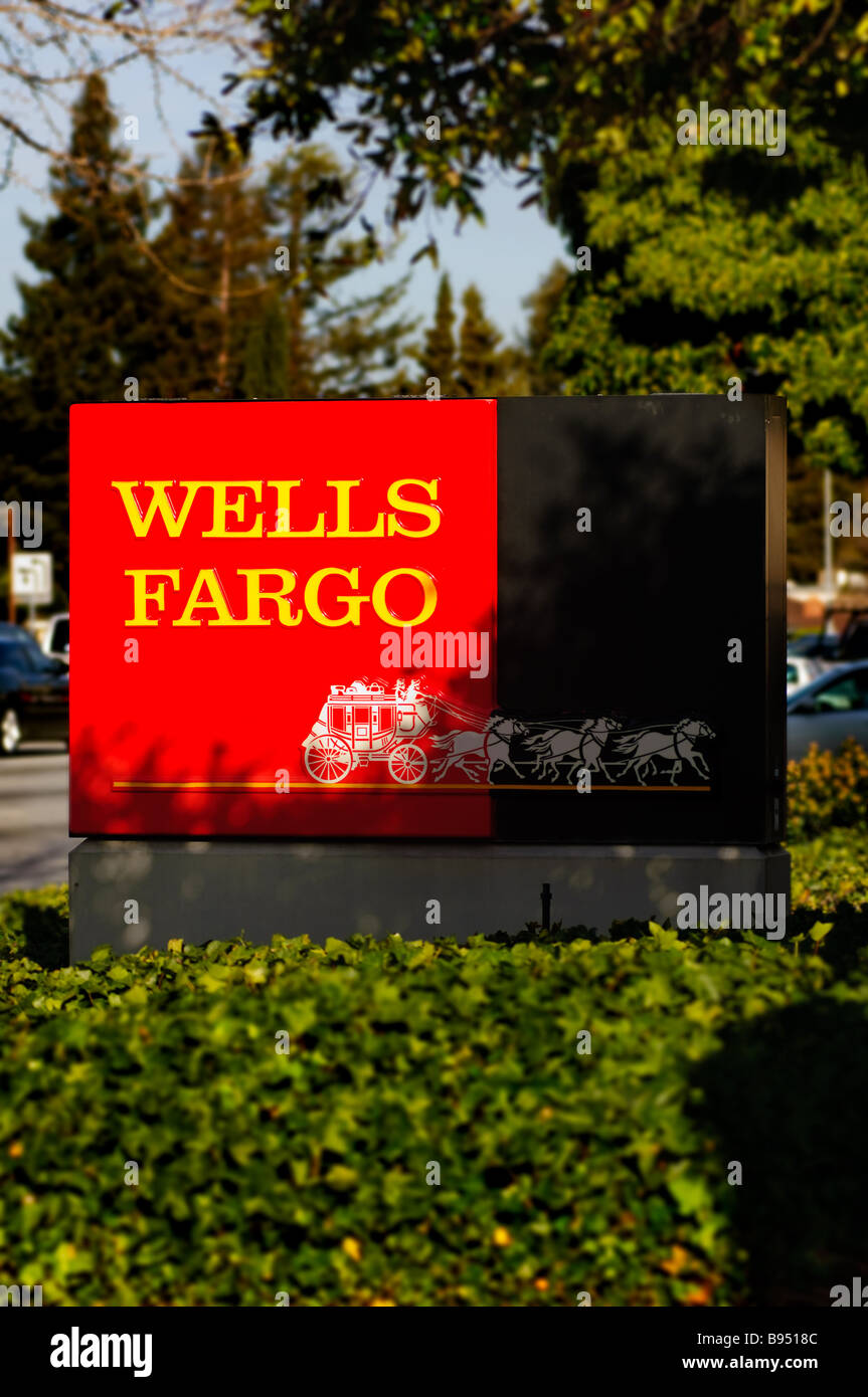 Wells fargo bank sign hi-res stock photography and images - Alamy