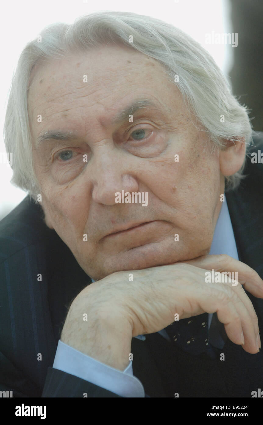 Valentin Sidorov head of the Russian Artists Union at a meeting of the ...
