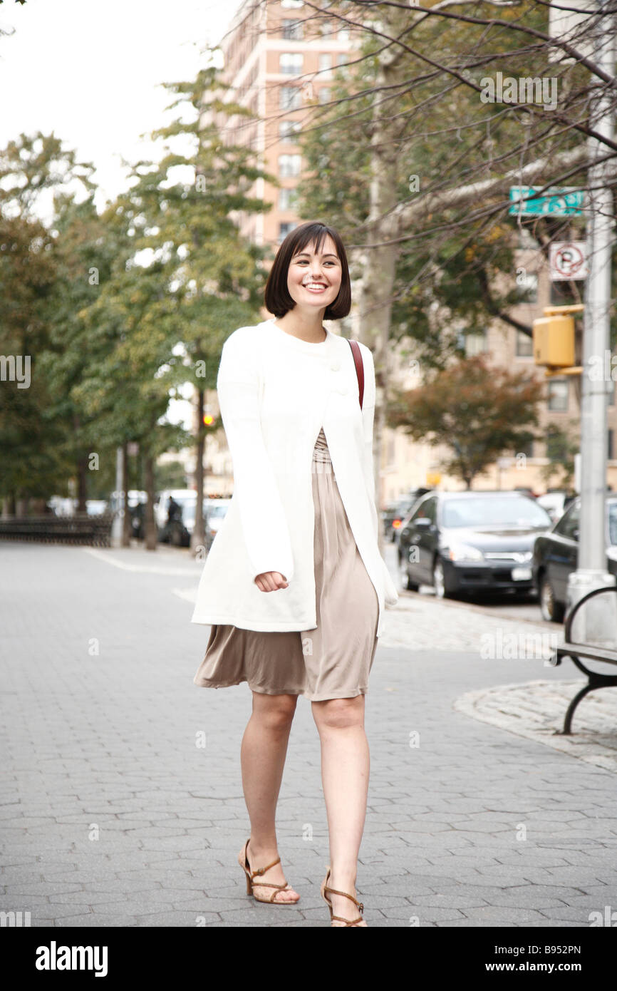 Woman and walking city hi-res stock photography and images - Alamy