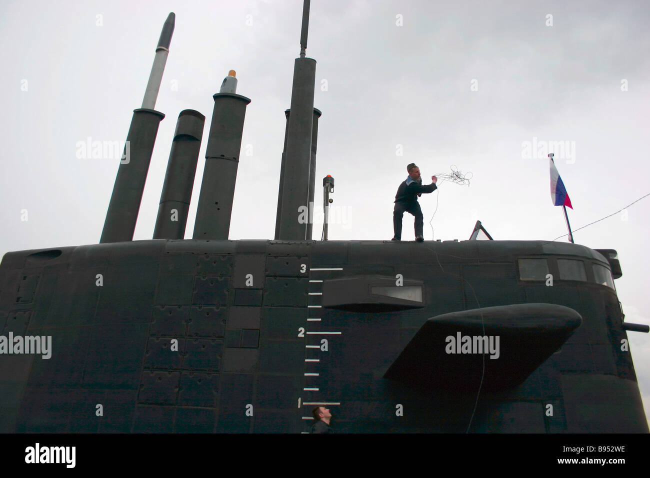 Sea trials of the diesel Lada project submarine St Petersburg underway ...