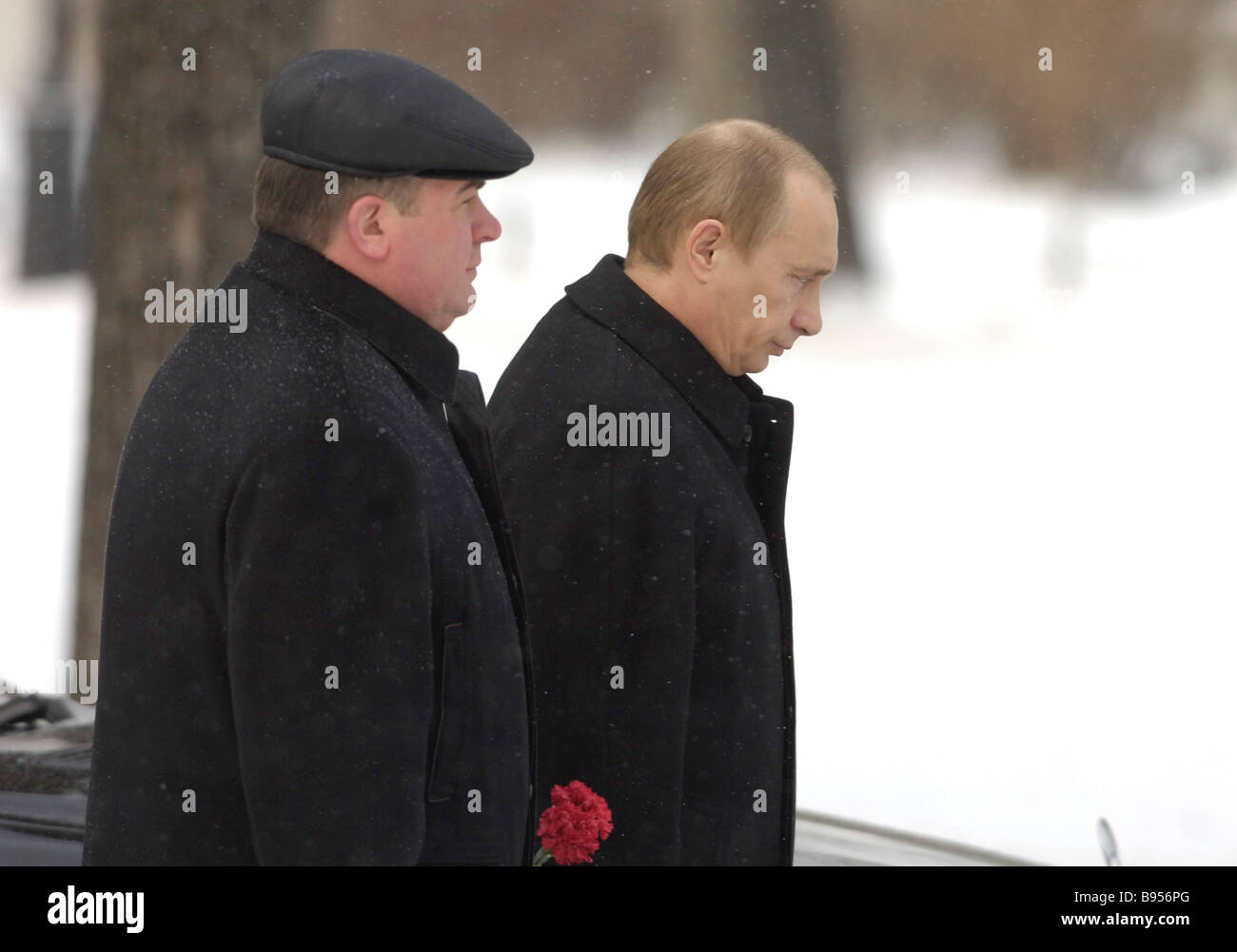 Right to left Russian President Vladimir Putin and Defense Minister ...