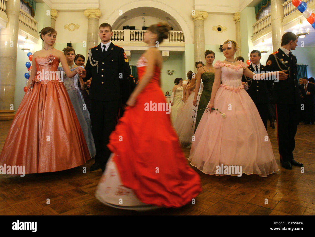 The main cadet ball of Russia in the cultural center of the Russian ...