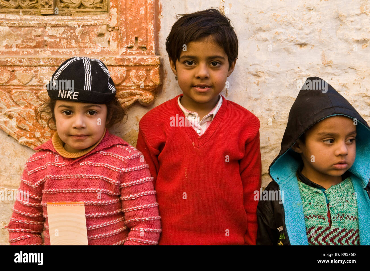 Indian children pose for a photo Stock Photo - Alamy