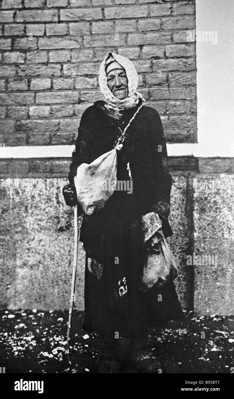 A poor woman Moscow 19th century Stock Photo - Alamy