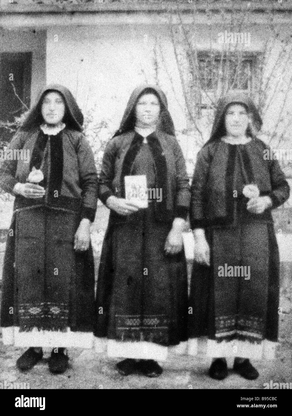 Crimean Tatar women in fold dress Stock Photo - Alamy