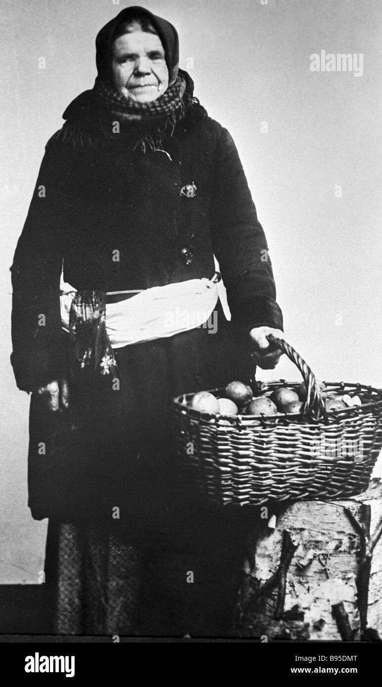 Apple Seller High Resolution Stock Photography and Images - Alamy