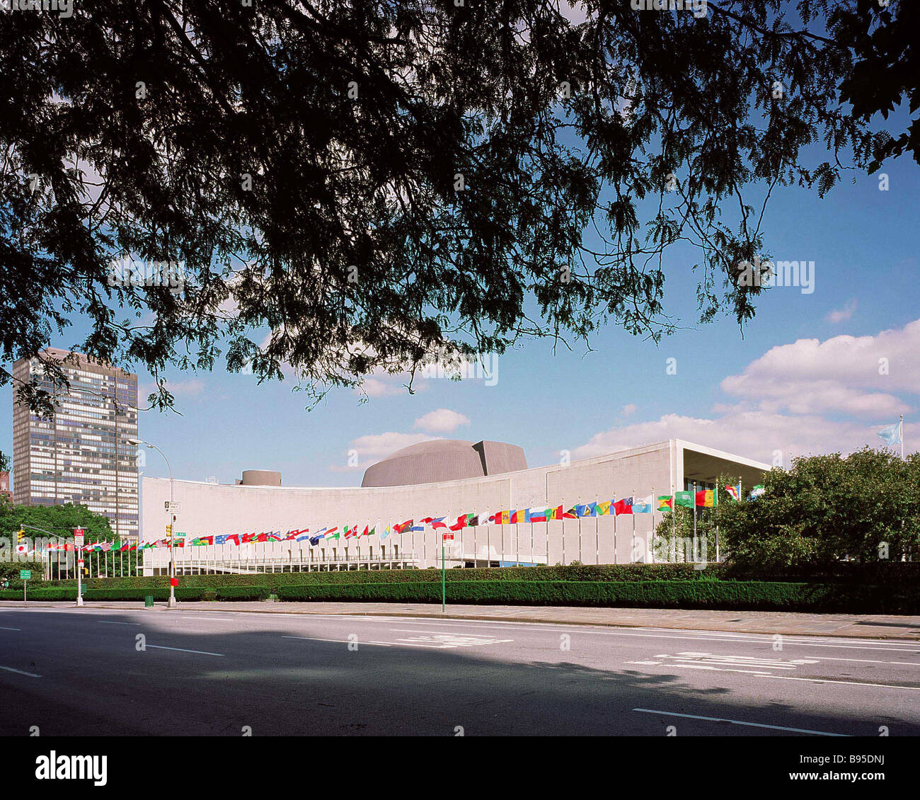 The UN headquarters Stock Photo - Alamy