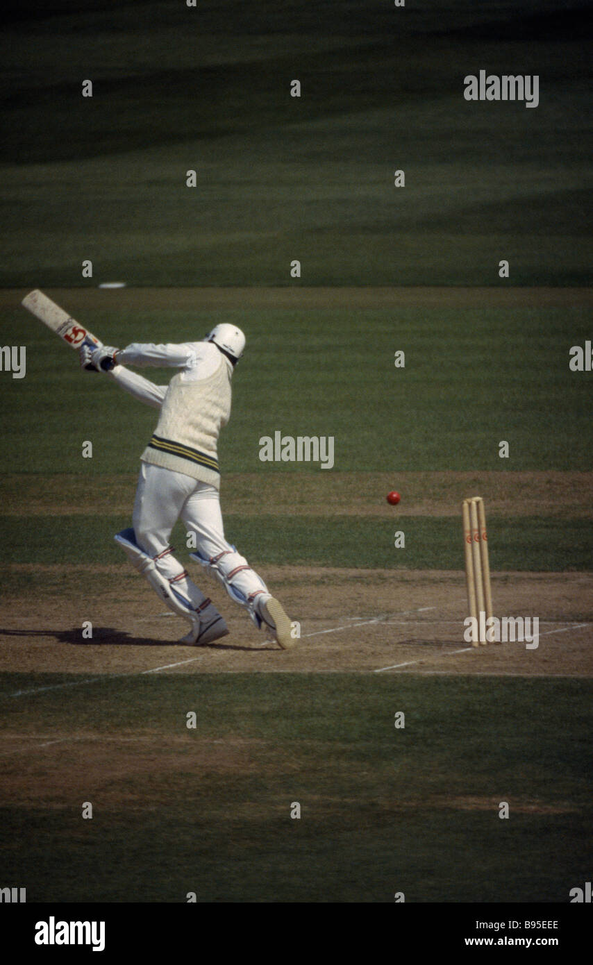 Cricket batter hi-res stock photography and images - Alamy