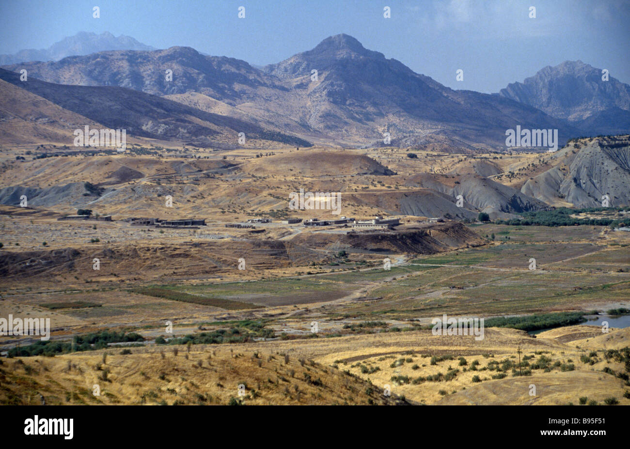 Iraqi desert hi-res stock photography and images - Alamy
