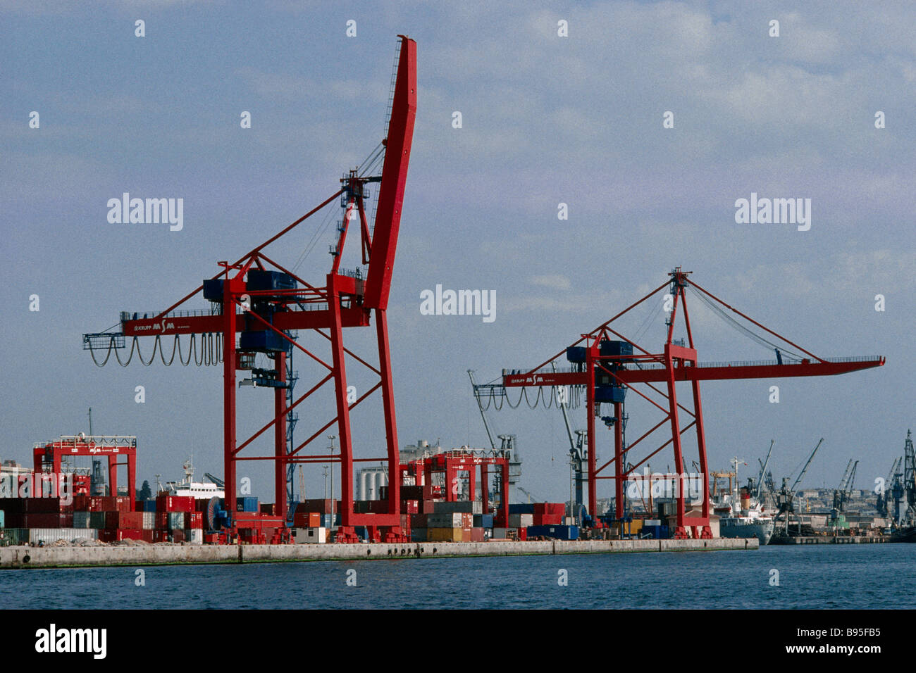 TURKEY Istanbul Container port in Haydarpasa Stock Photo - Alamy