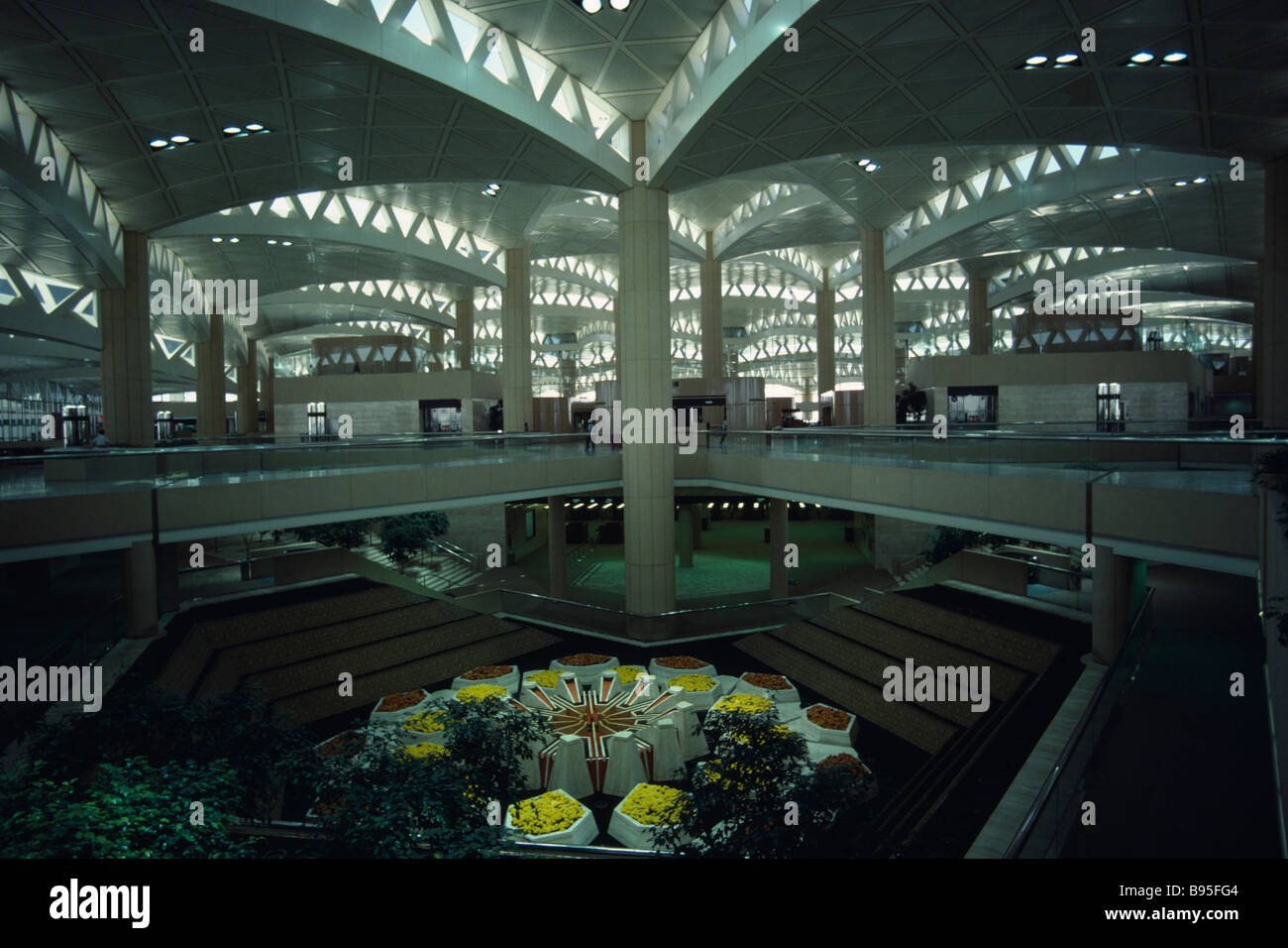 Riyadh airport hi-res stock photography and images - Alamy