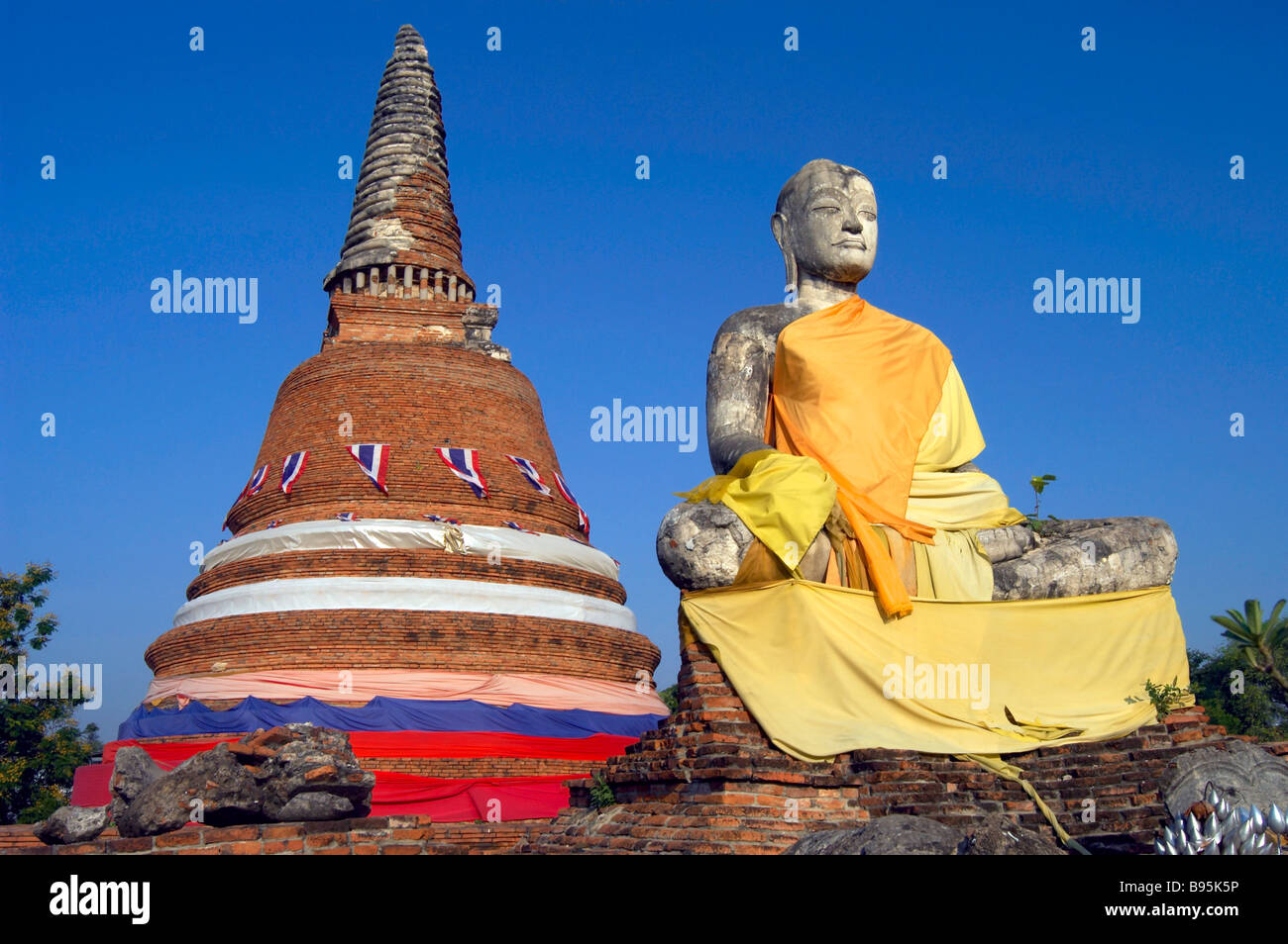 Buddha and stupa hi-res stock photography and images - Alamy