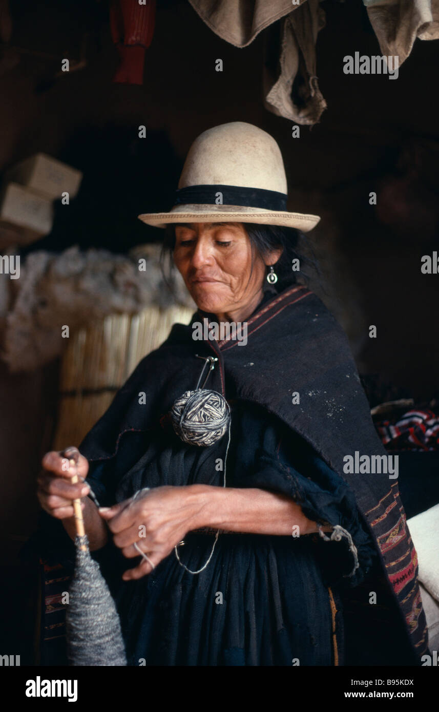 Bolivian crafts hi-res stock photography and images - Alamy