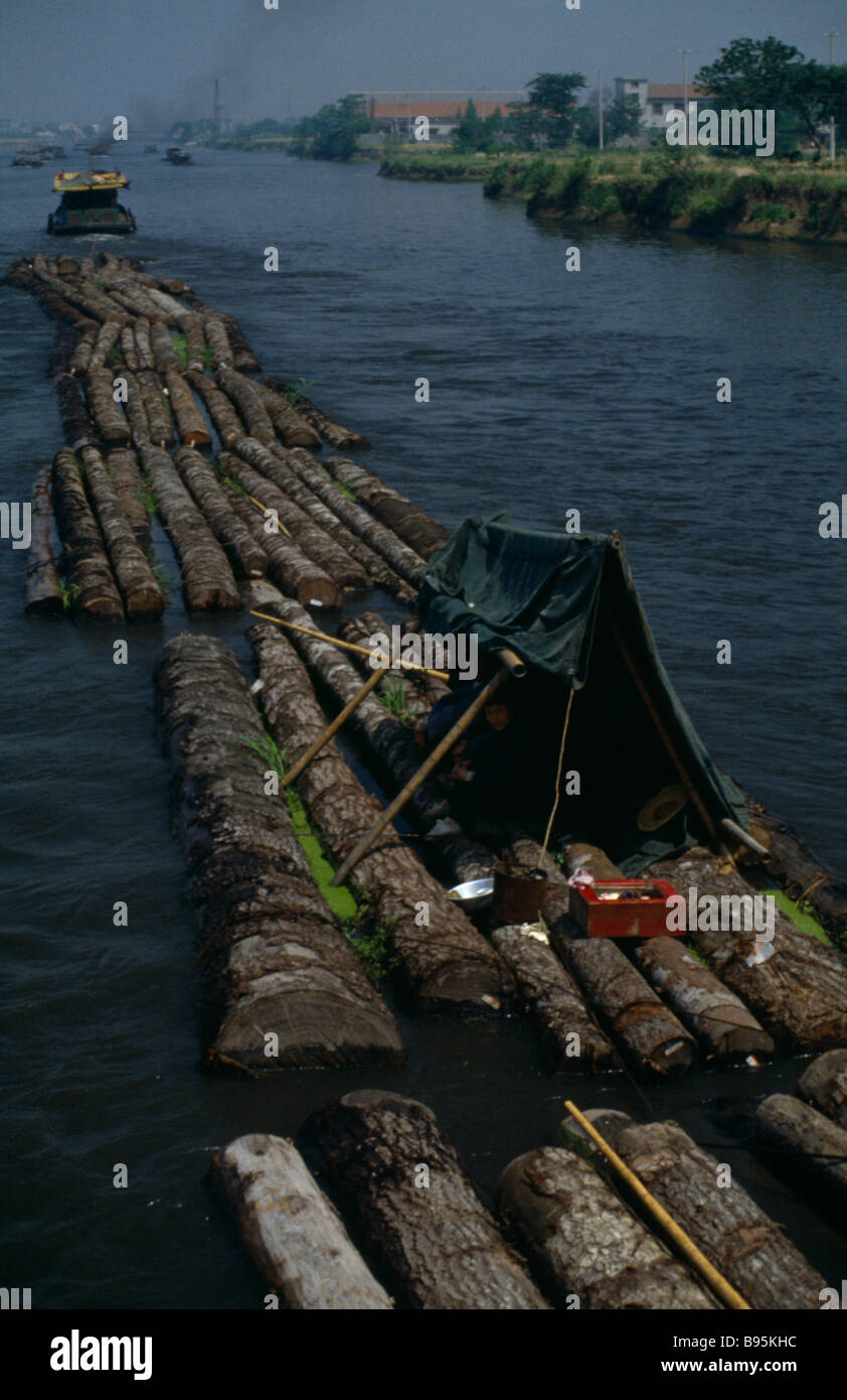 Log boats hi-res stock photography and images - Alamy