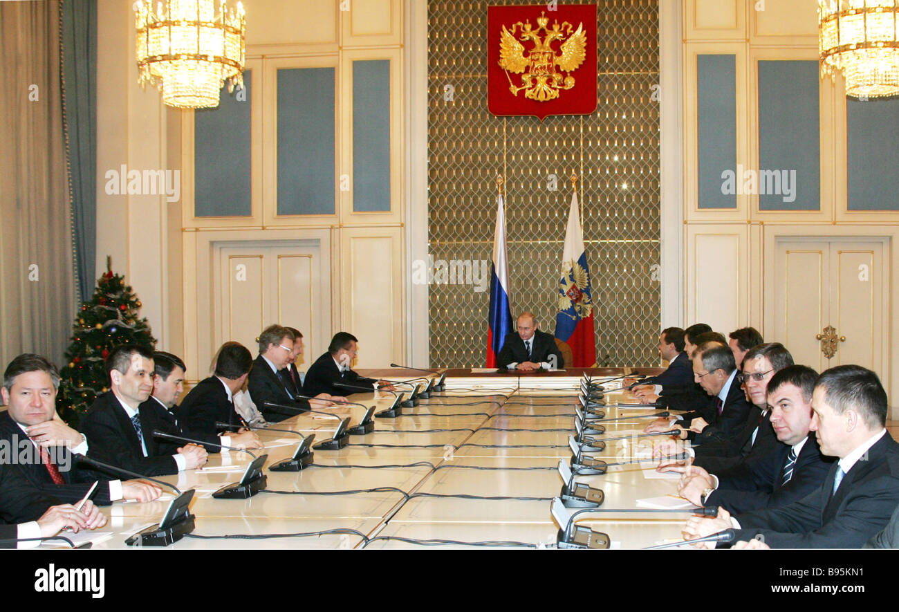 President Vladimir Putin meeting with government members December 27 ...