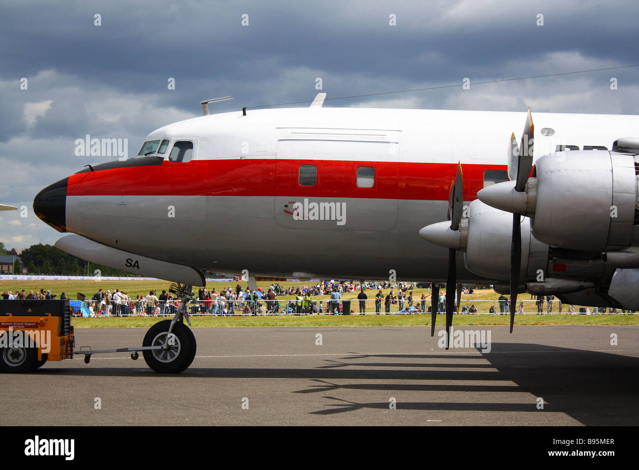 Douglas dc 6 plane hi-res stock photography and images - Alamy