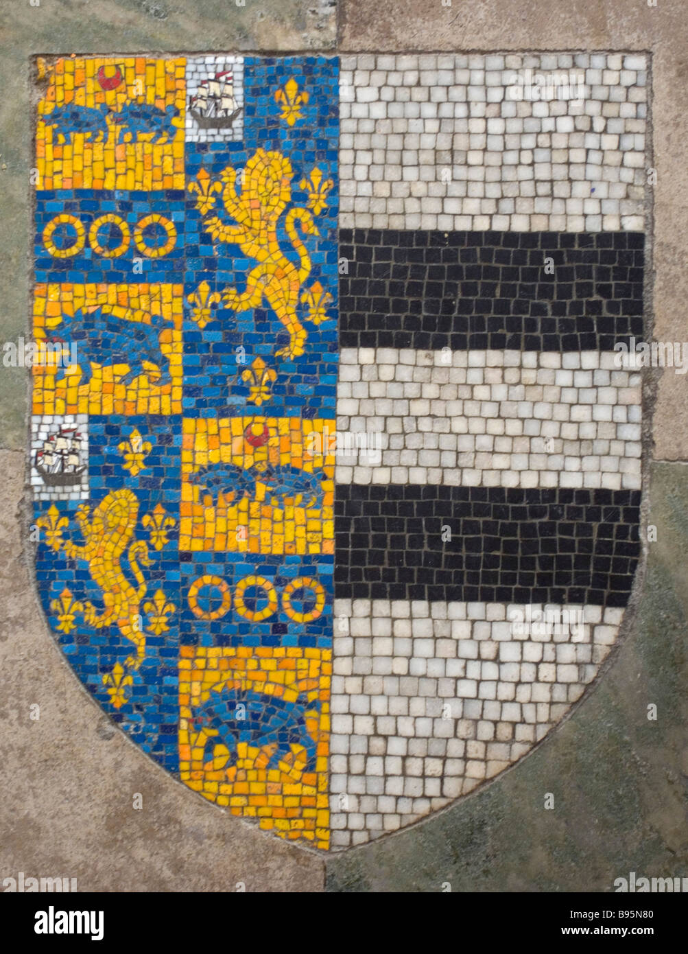 Heraldry hi-res stock photography and images - Alamy