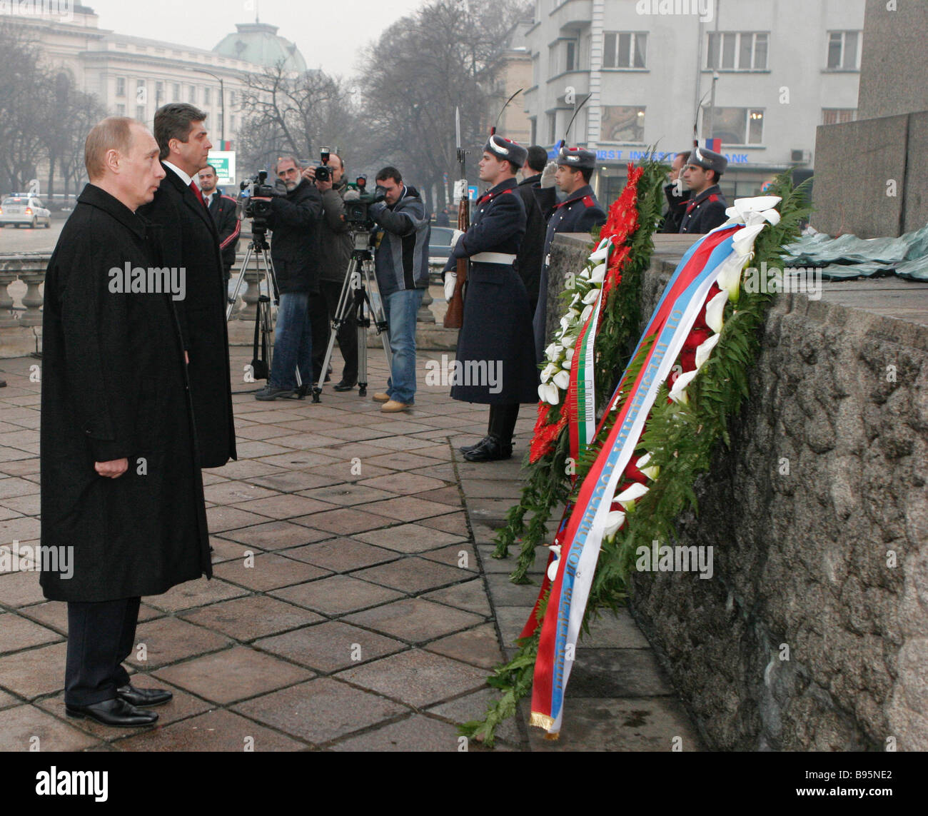 From left to right Russian President Vladimir Putin and Bulgarian ...