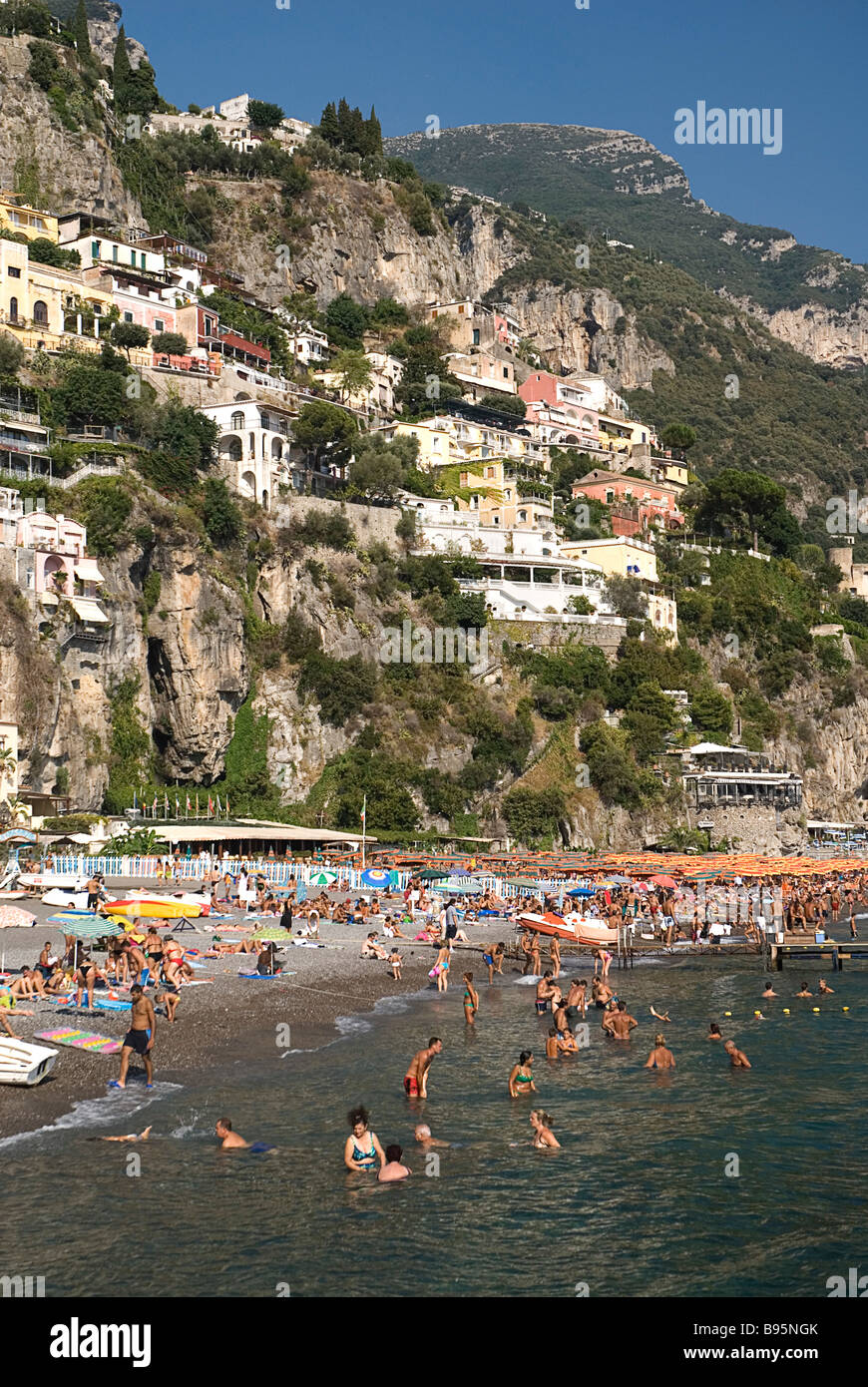 Italy, Campania, Salerno, Positano, busy Spiaggia Grande beach on the ...
