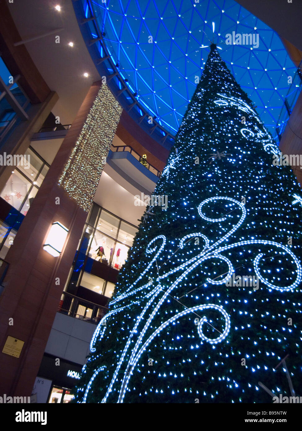 Victoria square belfast at christmas hi-res stock photography and ...