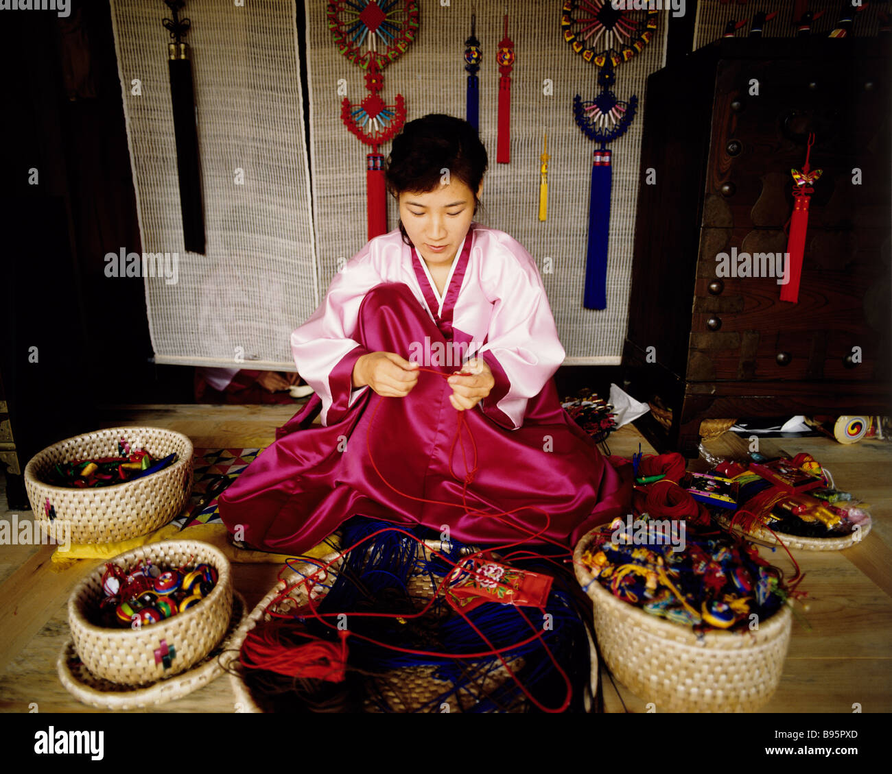 Hong Kong Local Girl in Traditional Costume Craft Stock Photo - Alamy