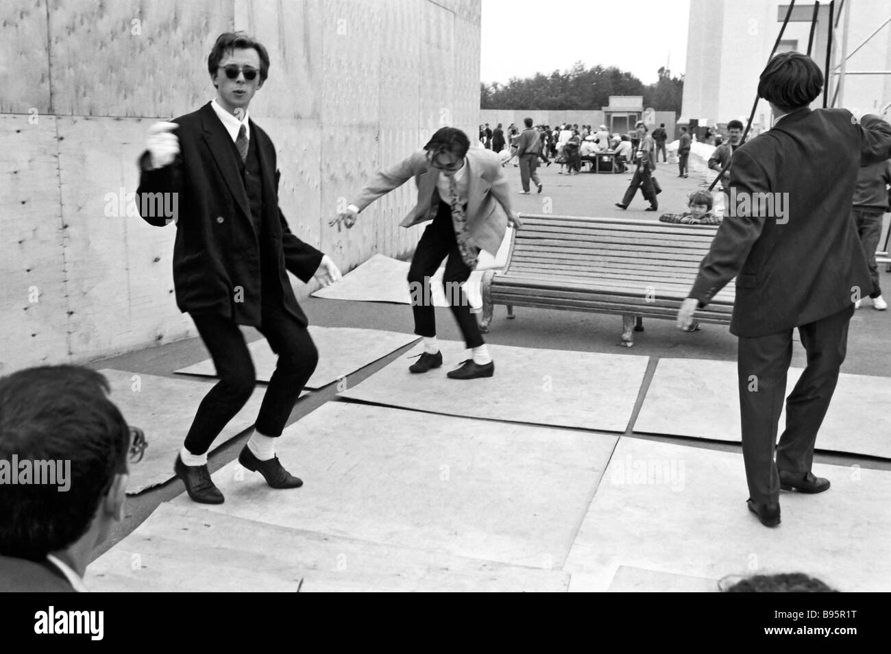 Mod Dancing High Resolution Stock Photography and Images - Alamy