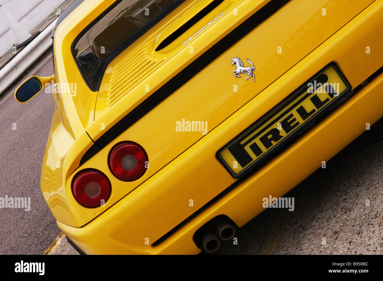Sports car racing ferrari hi-res stock photography and images - Alamy
