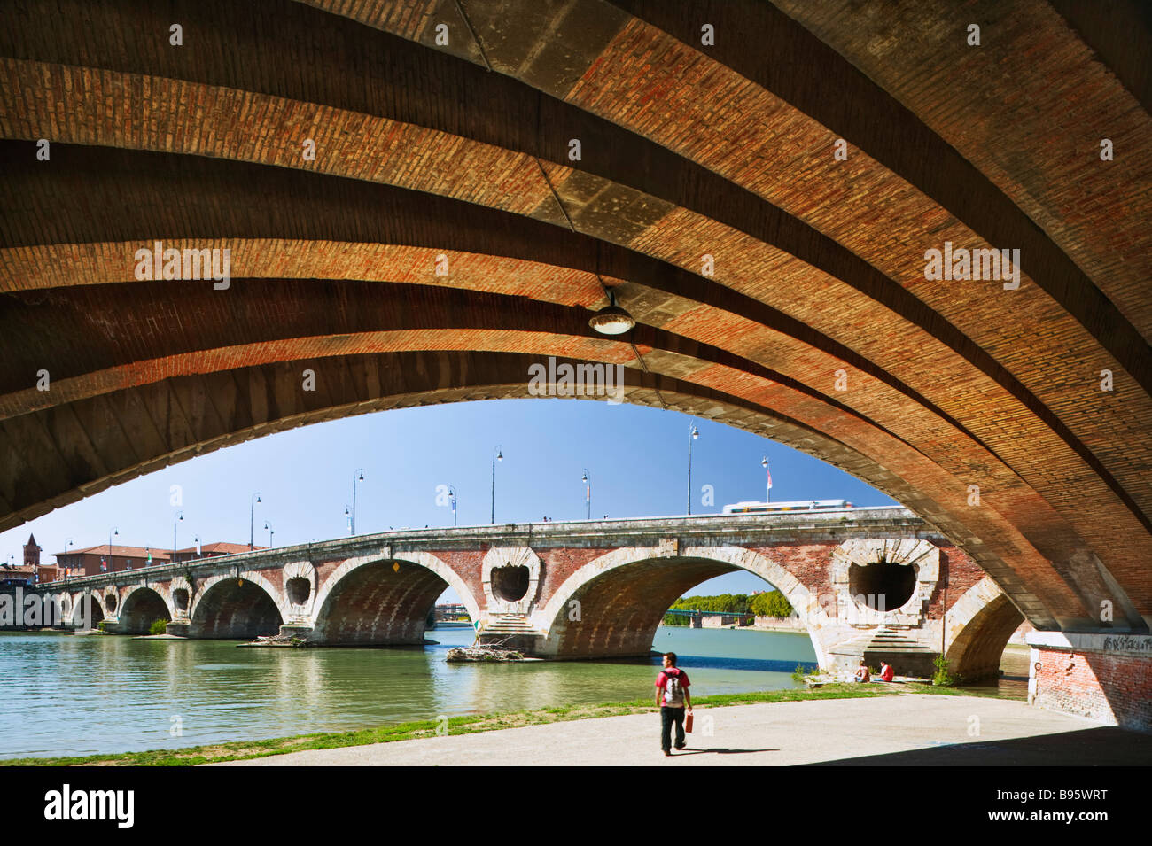 FRANCE Midi Pyrenees Toulouse Pont Neuf red brick bridge over the river ...