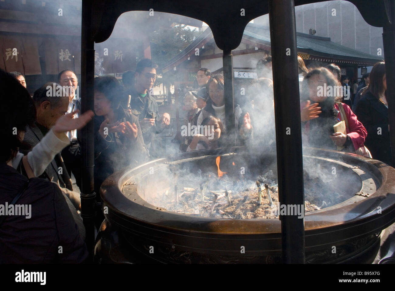 JAPAN Honshu Tokyo Asakusa Kannon or Senso-ji Temple Japanese people ...