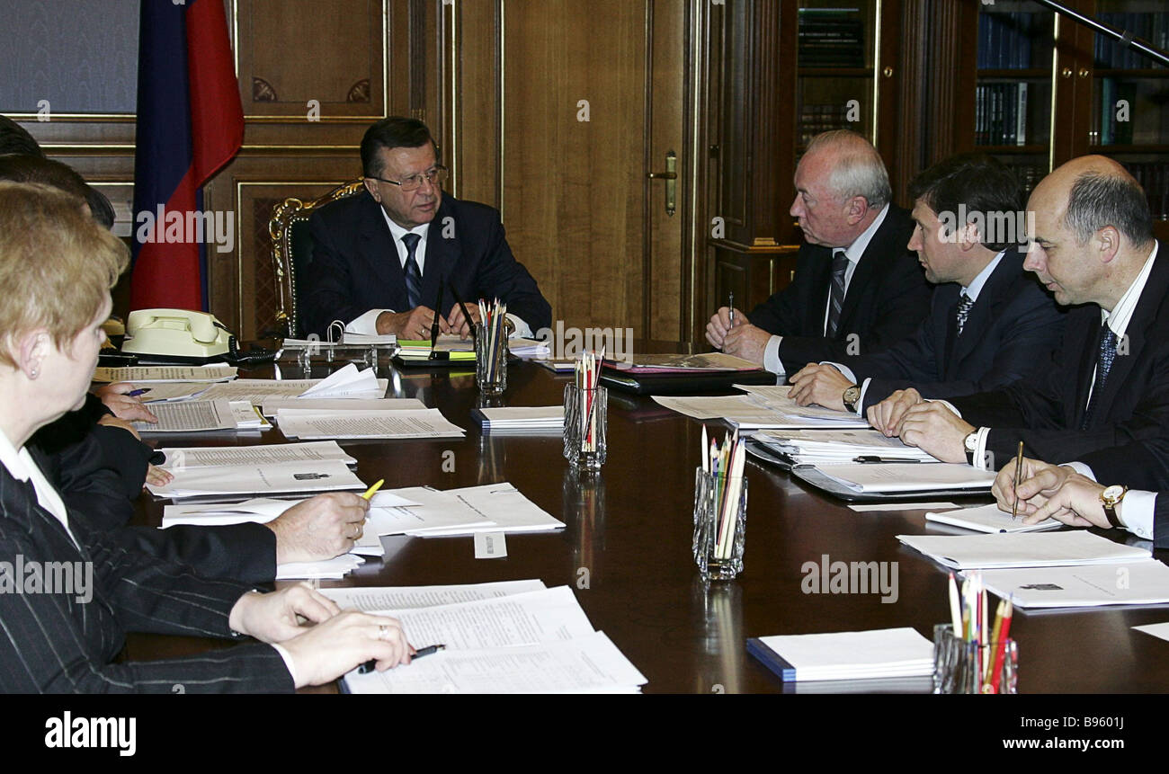 Prime Minister Viktor Zubkov center conducting conference on winter ...