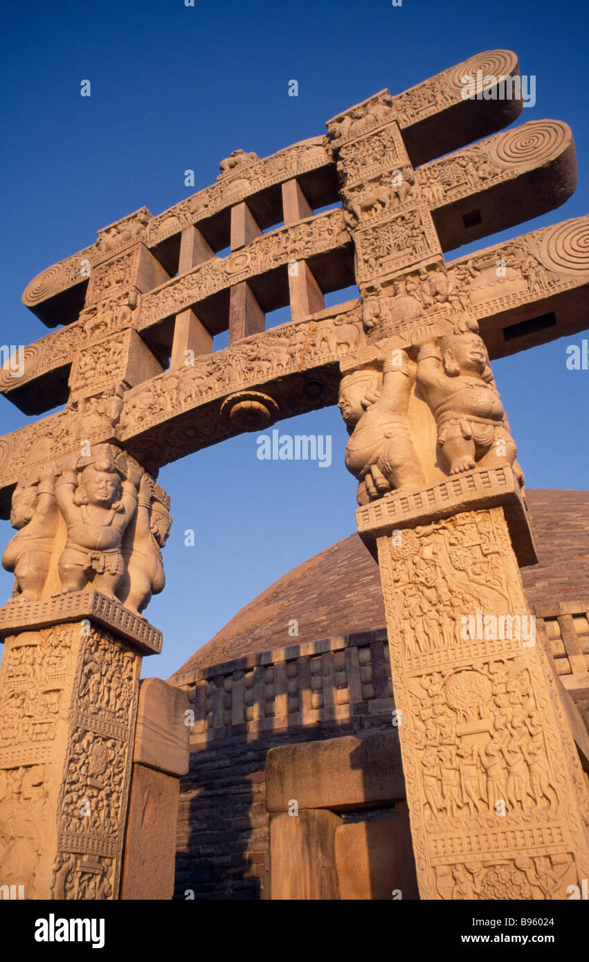 INDIA Madhya Pradesh Sanchi Great Stupa and Torana Stock Photo - Alamy