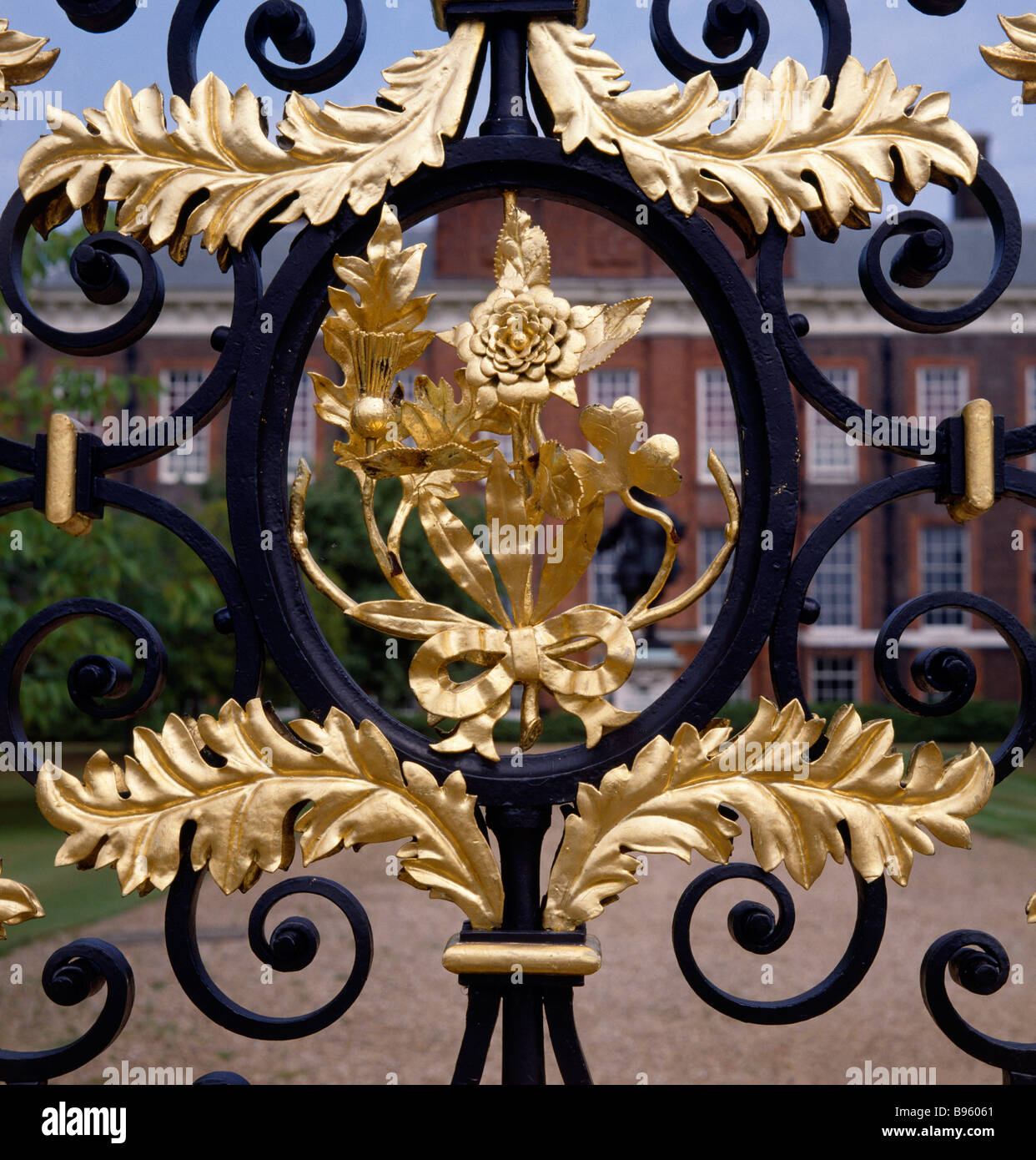 Golden gates kensington palace hi-res stock photography and images - Alamy