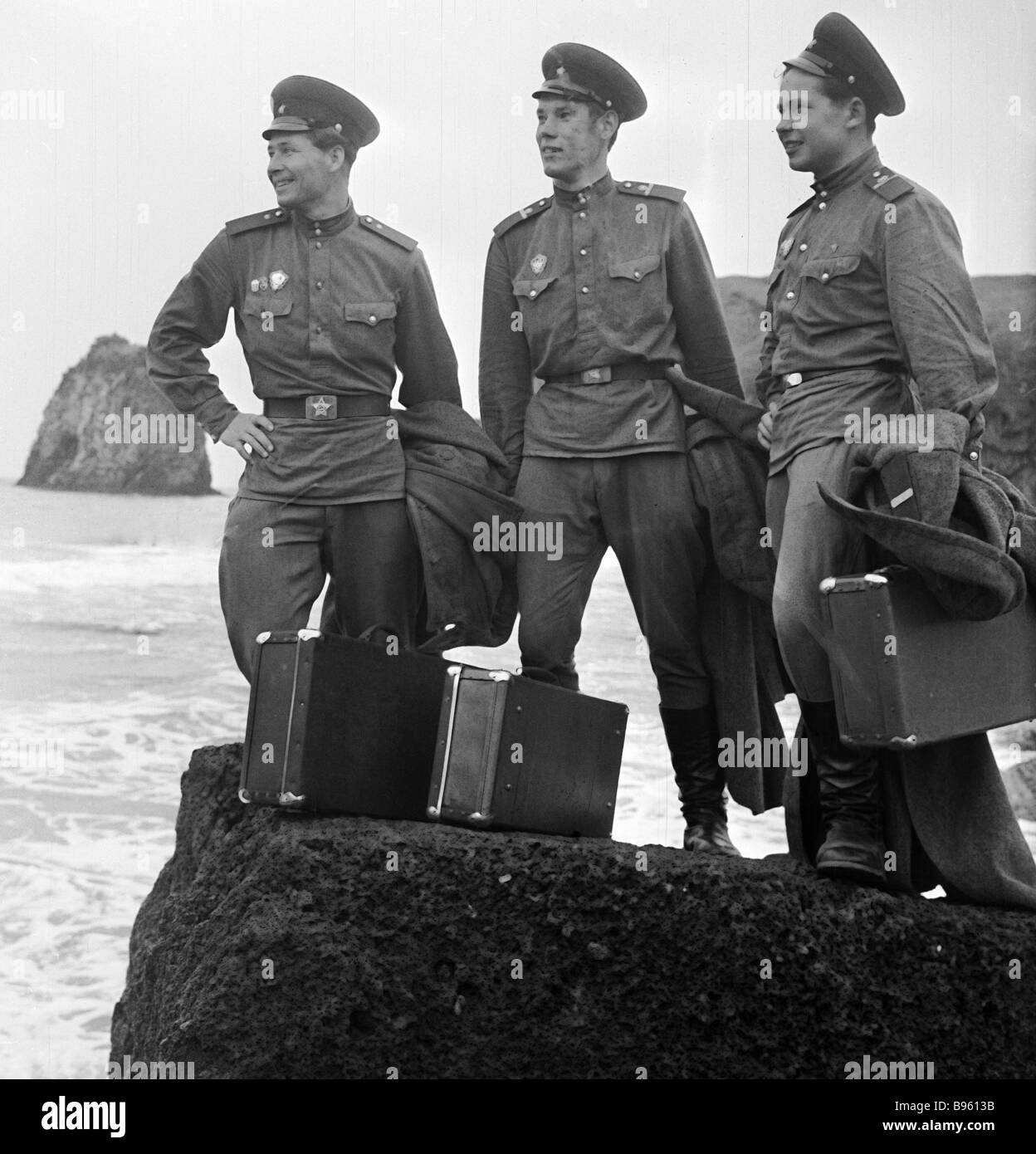 Demobbed young soldiers leaving for chemical enterprise construction ...