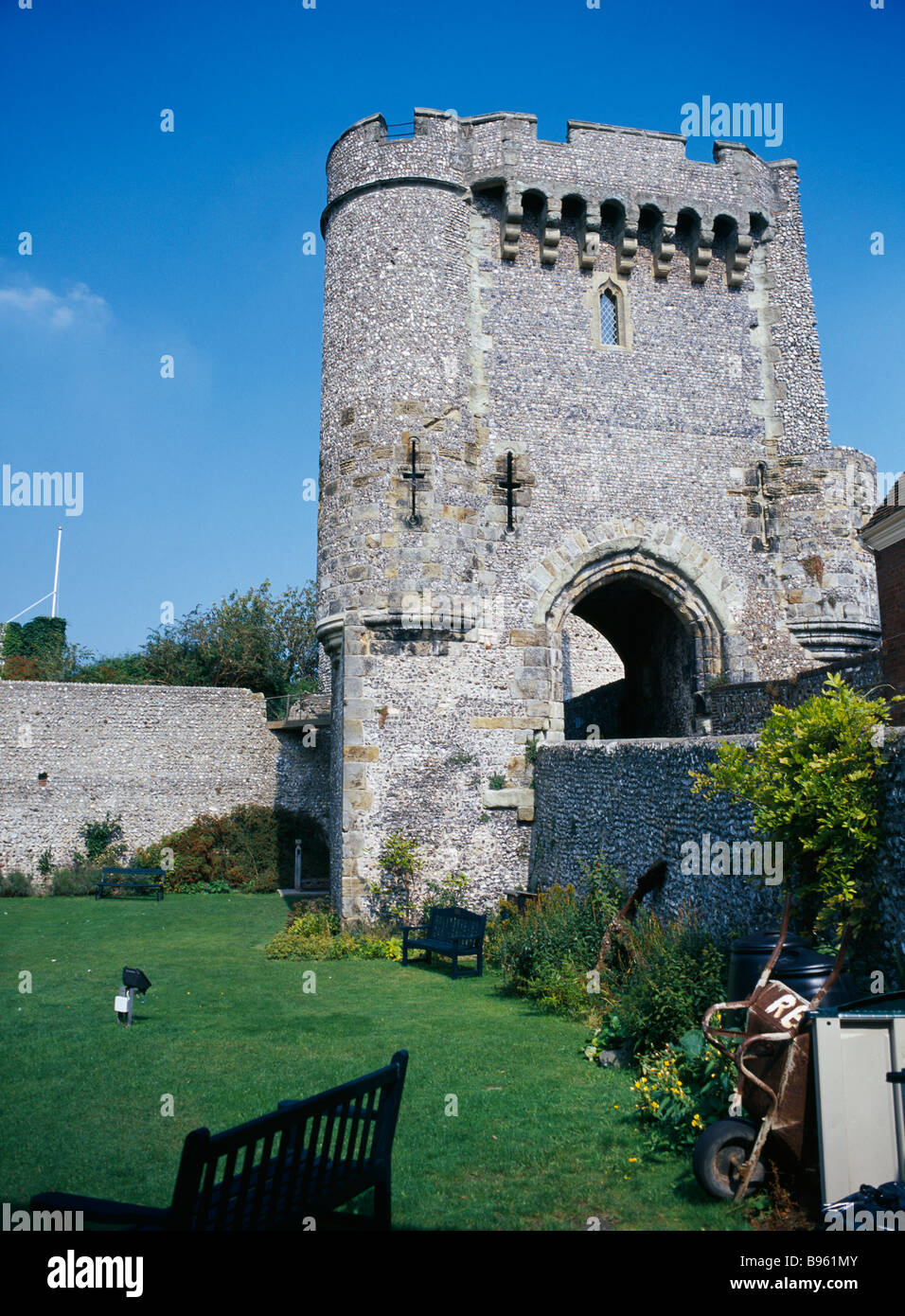 Octagonal castle towers hi-res stock photography and images - Alamy