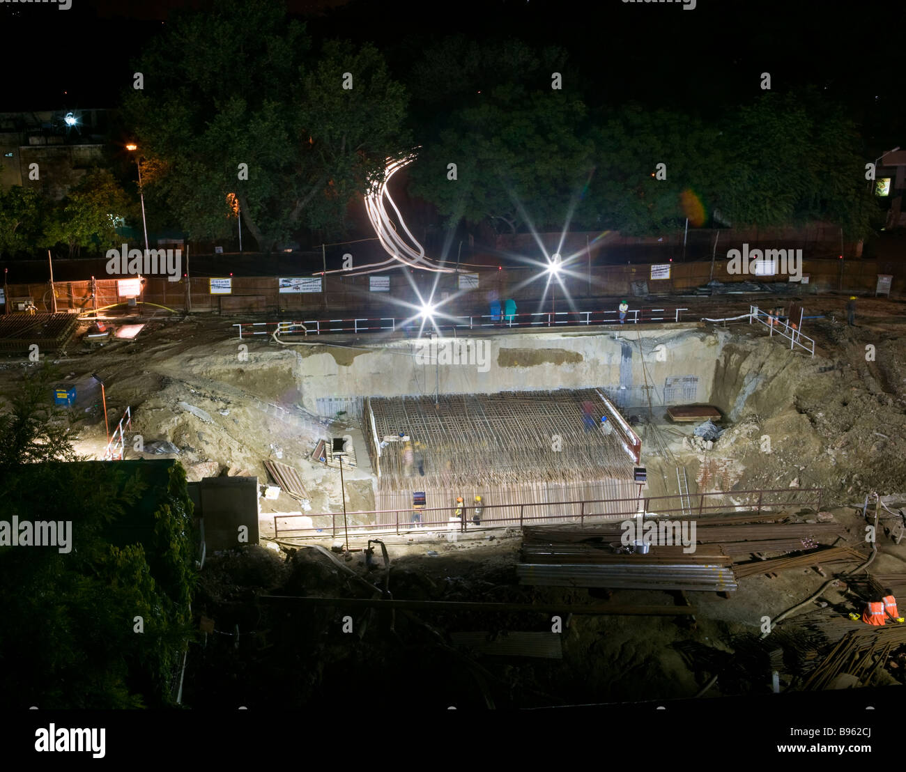 Delhi metro rail construction hi-res stock photography and images - Alamy