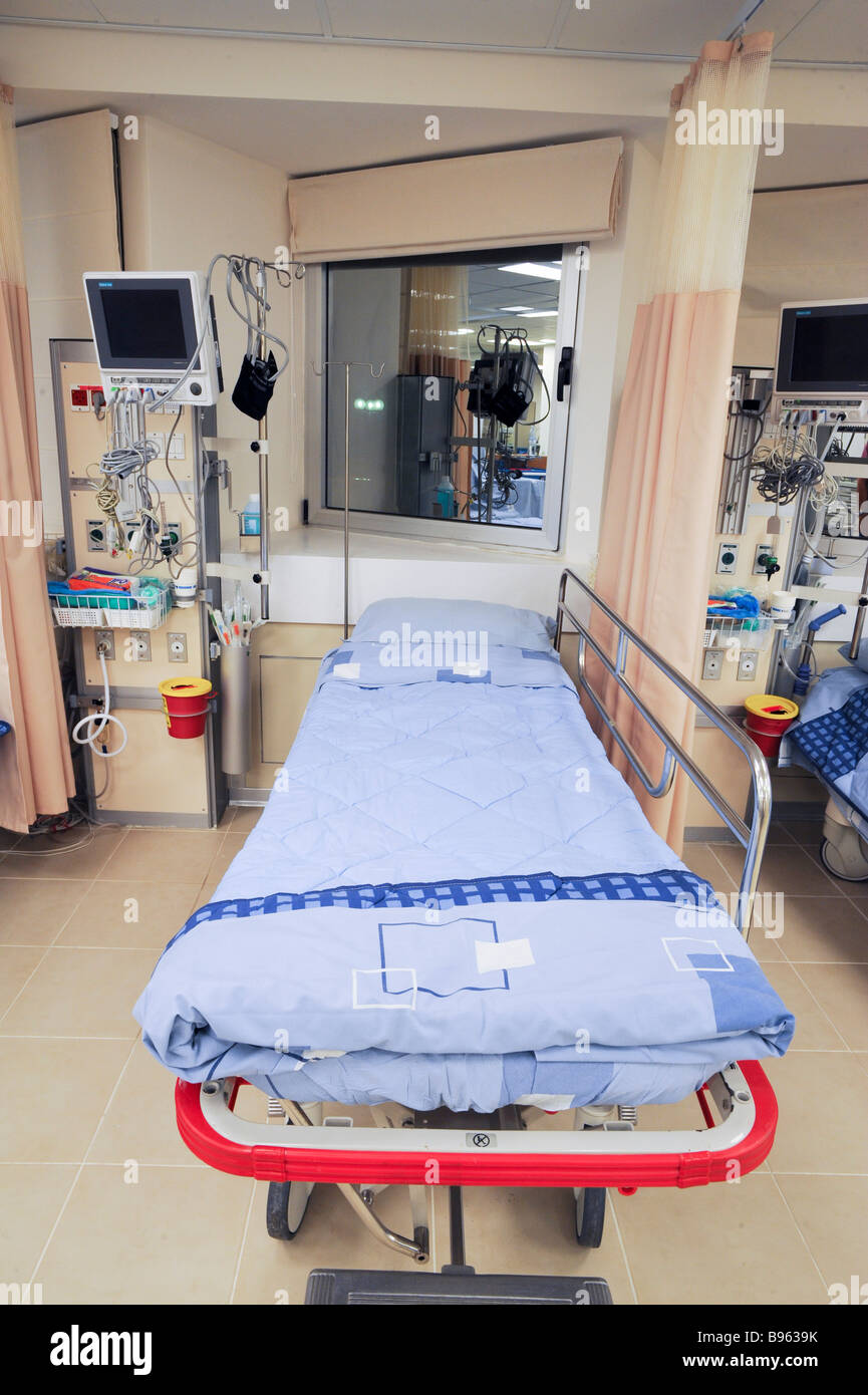Trauma unit hi-res stock photography and images - Alamy