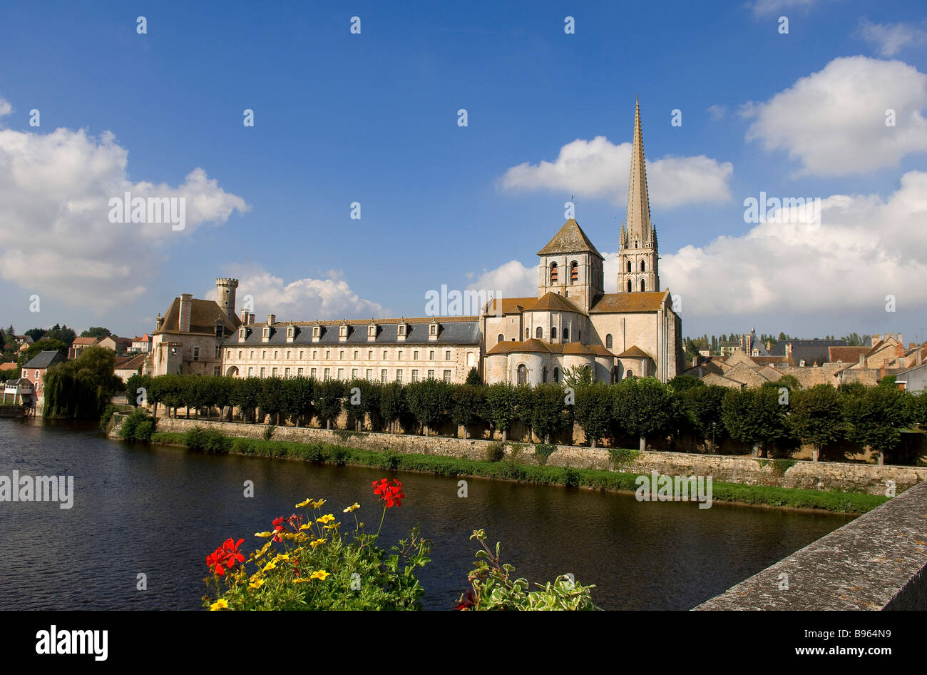 Church chevet hi-res stock photography and images - Alamy
