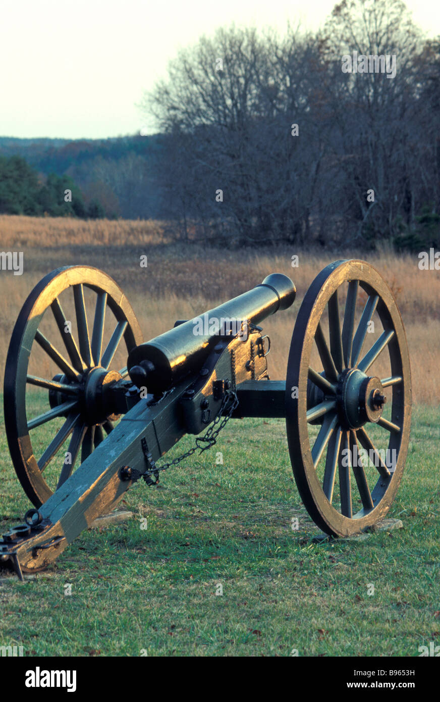 Battlefield shells hi-res stock photography and images - Alamy