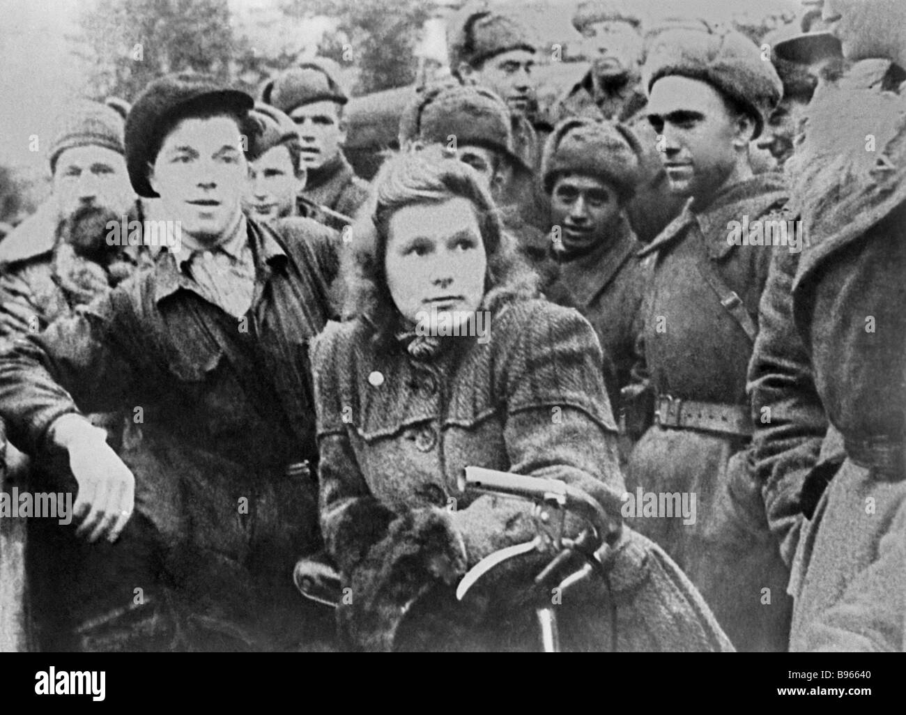 Norwegians welcome Red Army soldiers who liberated their country s ...