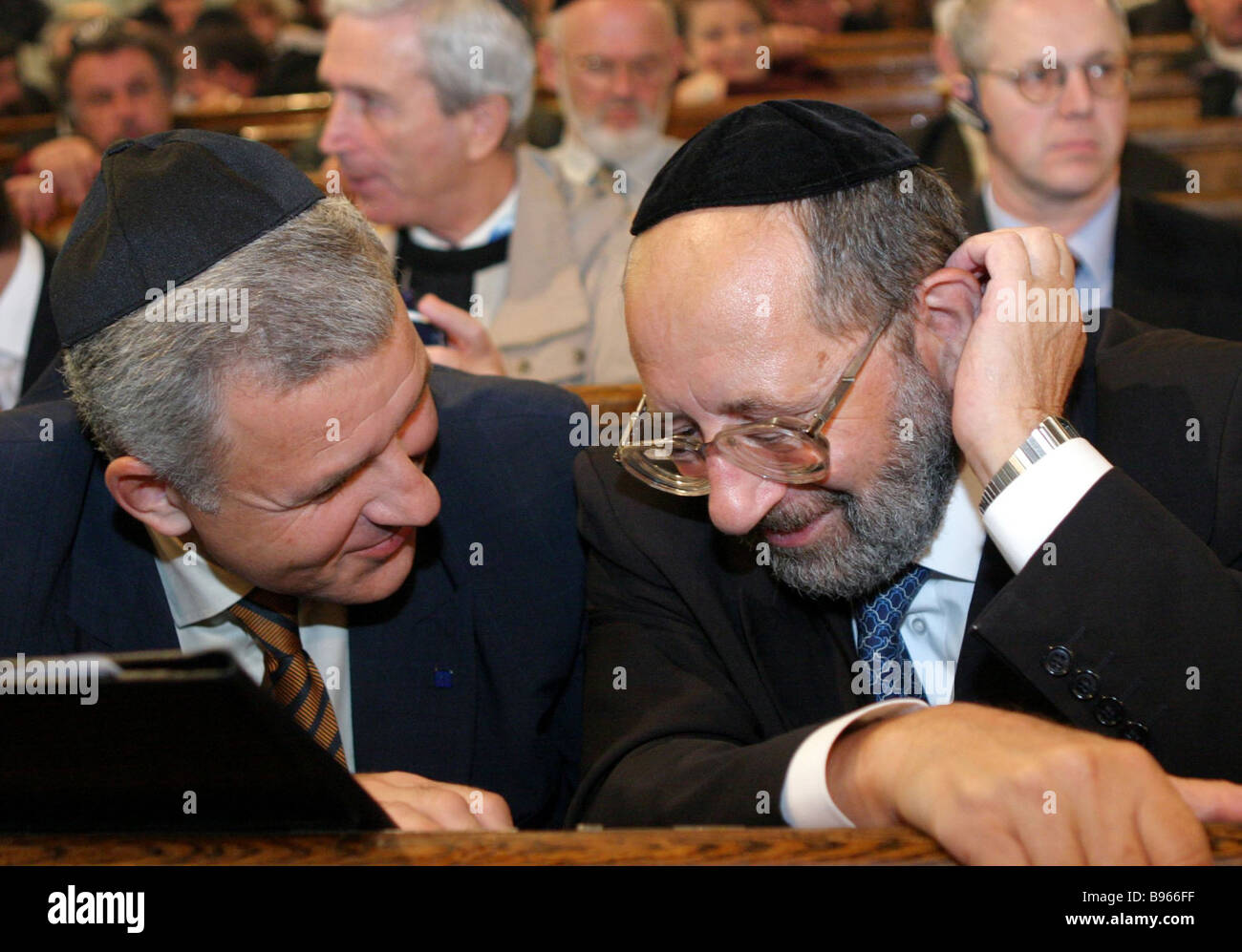 Russia s chief rabbi Adolf Shayevich right and Israeli ambassador to ...