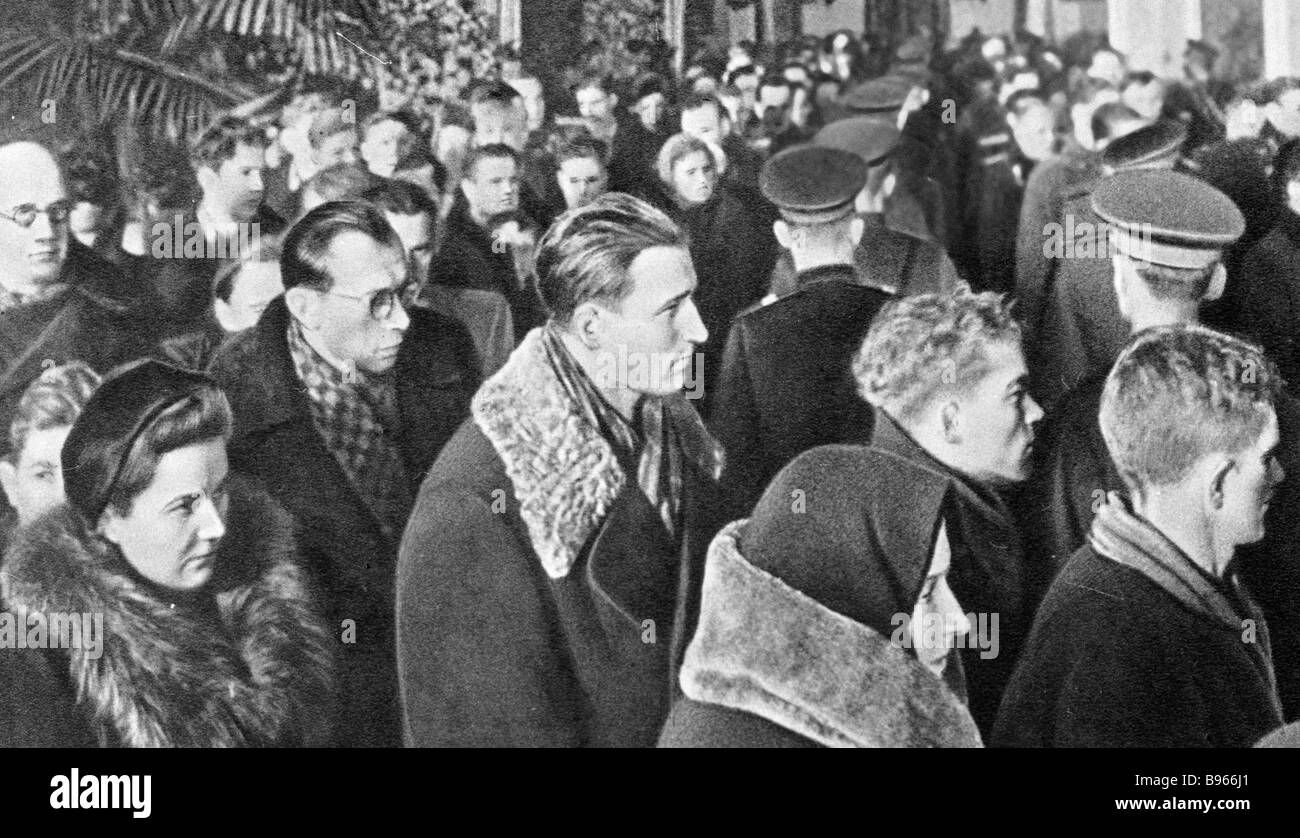 Joseph Stalin lying in state at the Hall of Columns Trade Union House ...