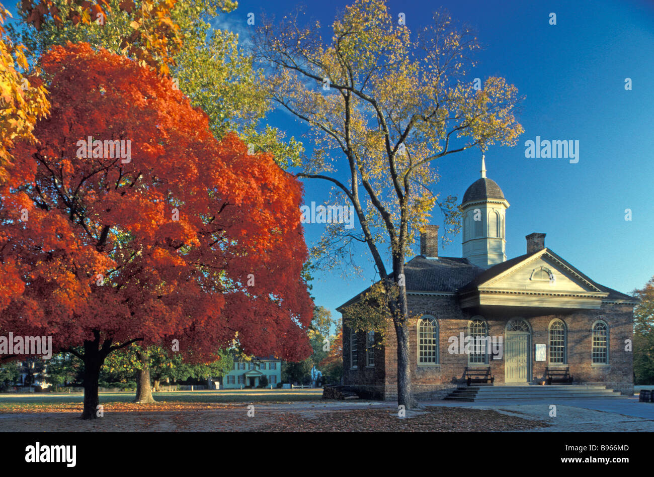 Courthouse (1700s) and Market Square in Williamsburg Stock Photo - Alamy