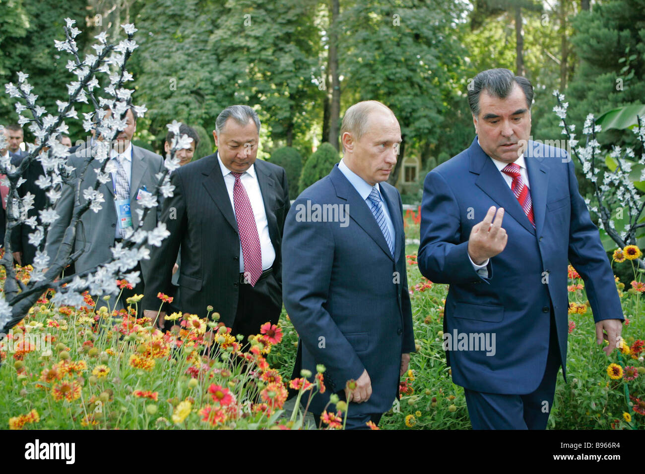 From left to right Kyrgyz President Kurmanbek Bakiev Russian President ...