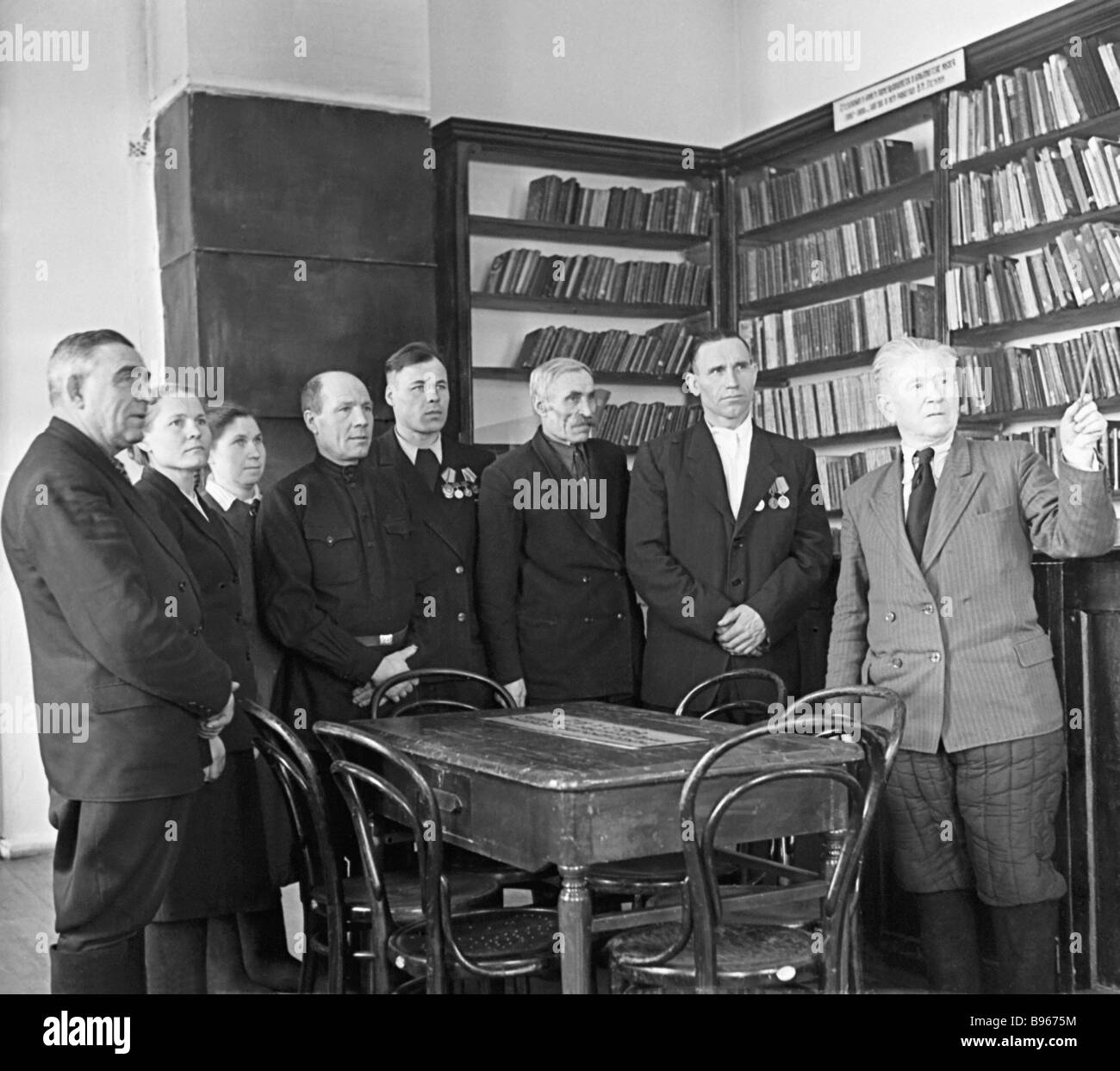 An excursion to the library Lenin used during his exile to Shushenskoye ...