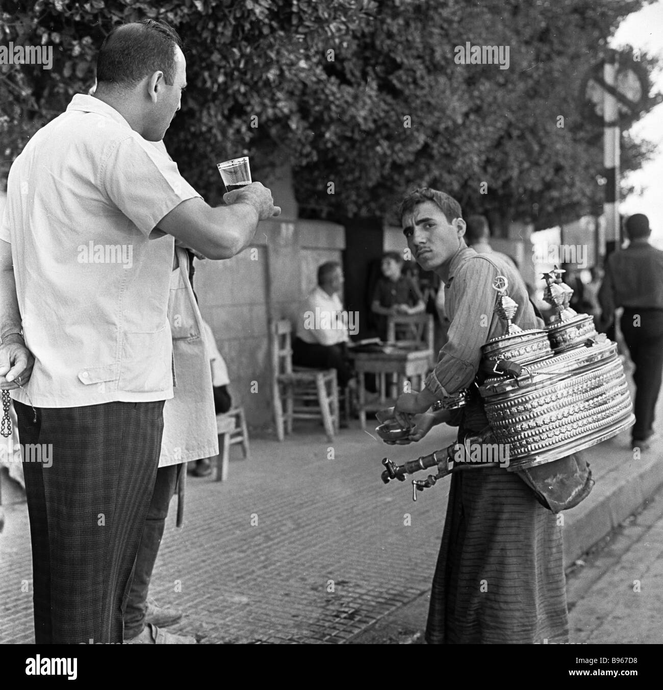 A Syrian tea peddler Stock Photo - Alamy