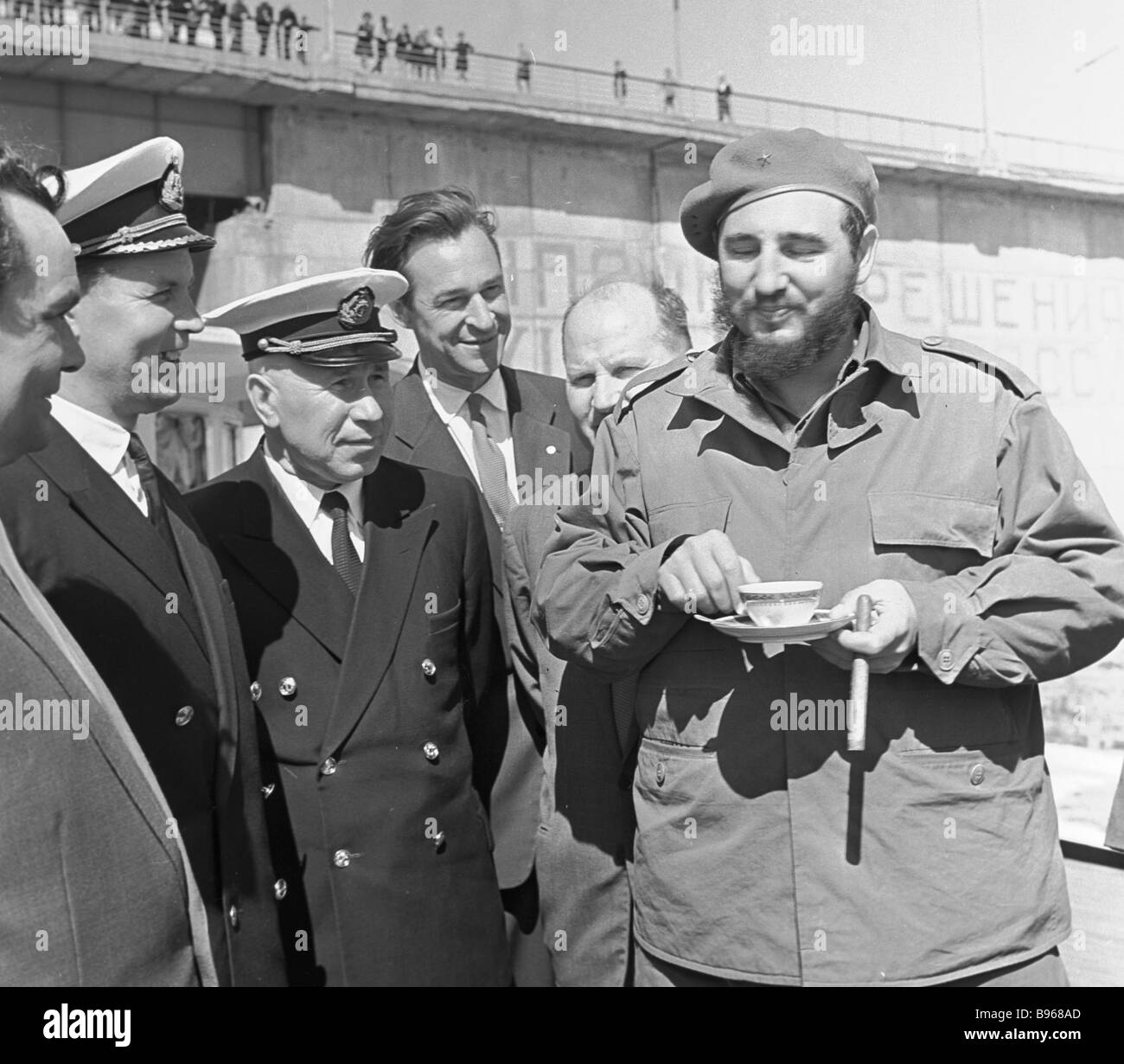 Cuban leader Fidel Castro right meeting Russian sailors Stock Photo - Alamy
