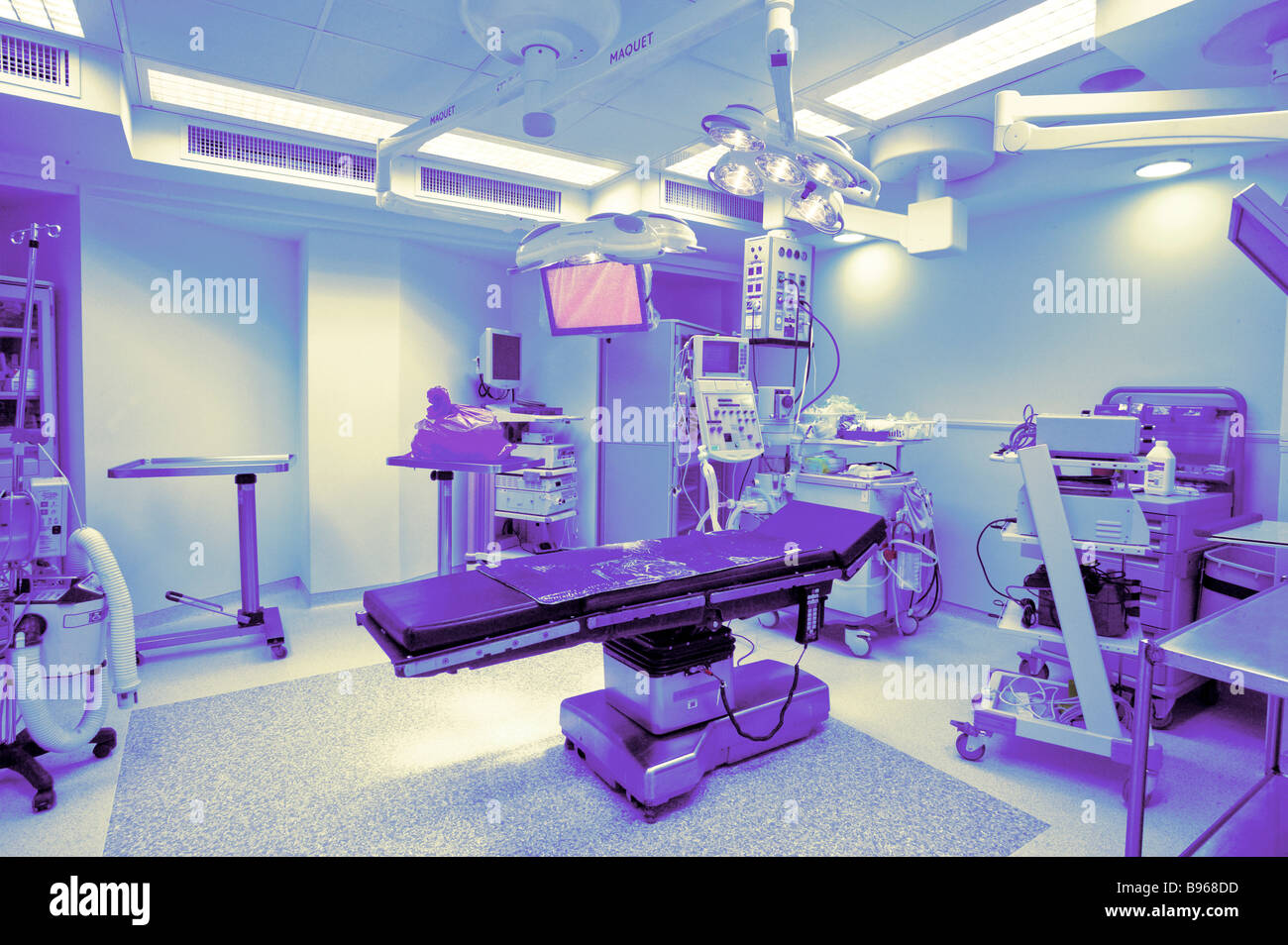Empty operating theatre hi-res stock photography and images - Alamy